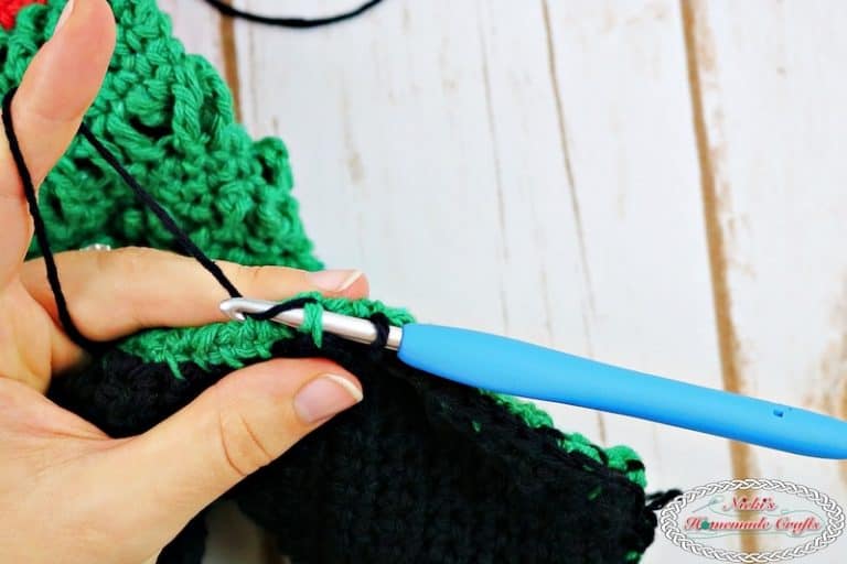 How to Crochet Cute Christmas Santa & Elf Booties Easily