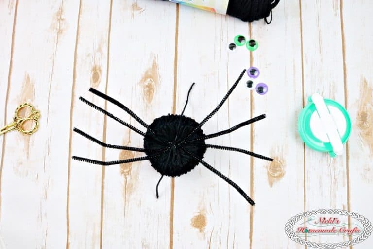 How to make a Spider Pom-Pom - Halloween DIY Tutorial - Nicki's ...