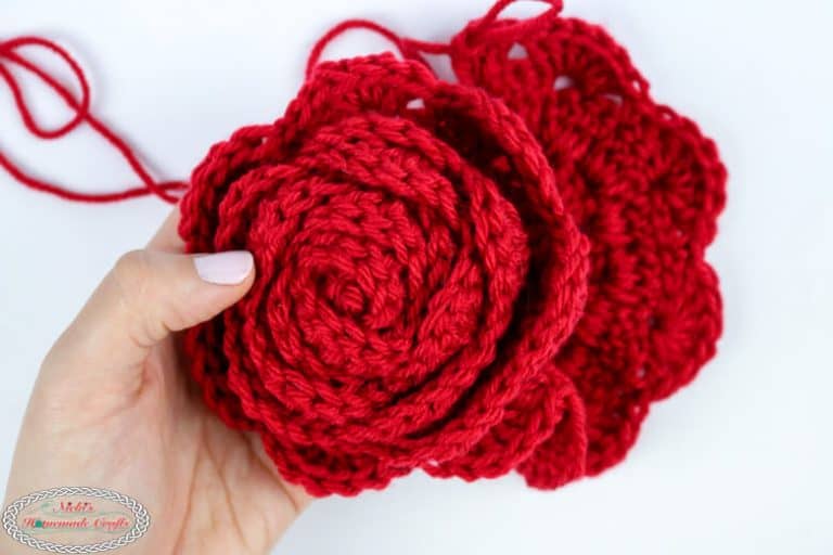 Rose Pattern with wired Stem and Leaves- Nicki's Homemade Crafts