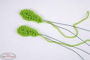 Rose Pattern with wired Stem and Leaves- Nicki's Homemade Crafts