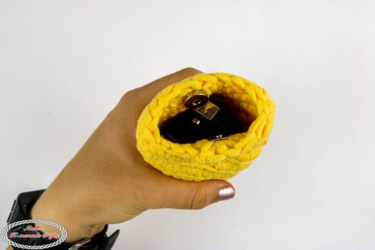 Easy Crochet Key Cozy - Free Pattern & Tutorial - Nicki's Homemade Crafts