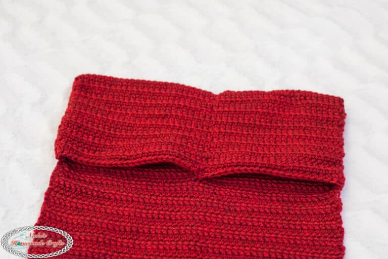 Free Stylish Crochet Armchair Caddy Pattern - Nicki's Homemade Crafts