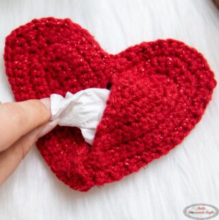 Crochet Heart Pouch - Easy & Quick Free Pattern - Nicki's Homemade Crafts
