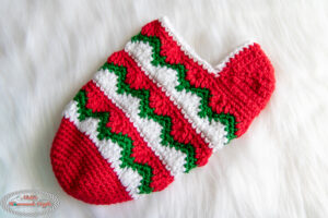 Free Chevron Crochet Christmas Stocking Pattern - Nicki's Homemade Crafts