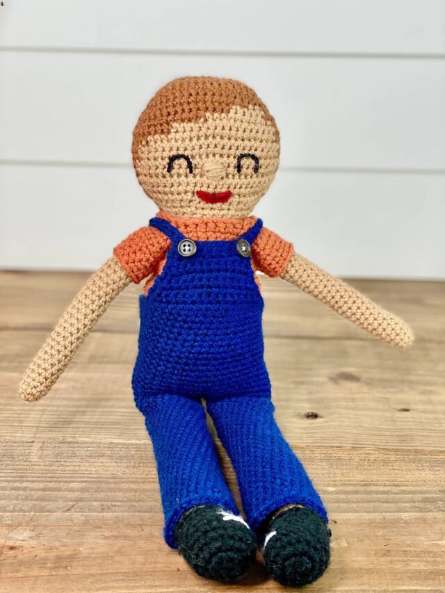 10 Beautiful FREE Crochet Doll Patterns - Nicki's Homemade Crafts
