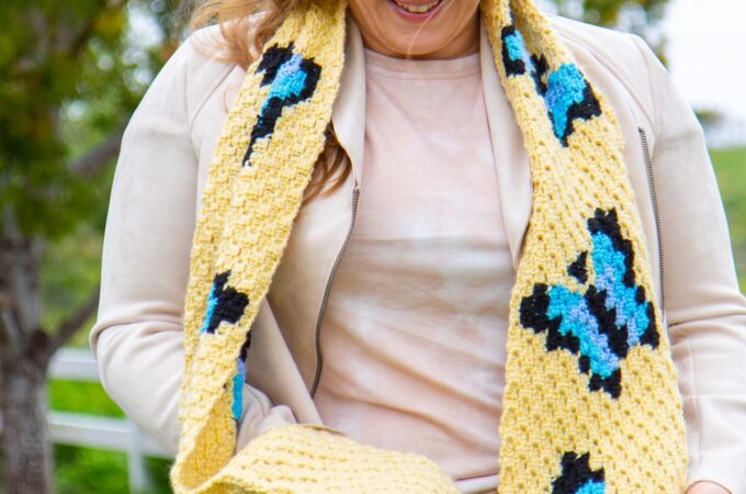 Free Filet Crochet Scarf Pattern with 3D Cubes - Nicki's Homemade Crafts