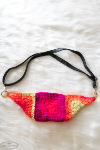 Crochet Bum Bag: Free Fanny Pack Pattern with Granny Squares - Nicki's ...