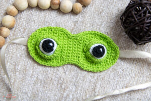 Easy Crochet Sleep Mask with 3D Eyes - FREE Pattern! - Nicki's Homemade ...