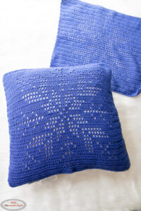 FREE Easy Filet Crochet Snowflake Pillow Pattern - Nicki's Homemade Crafts
