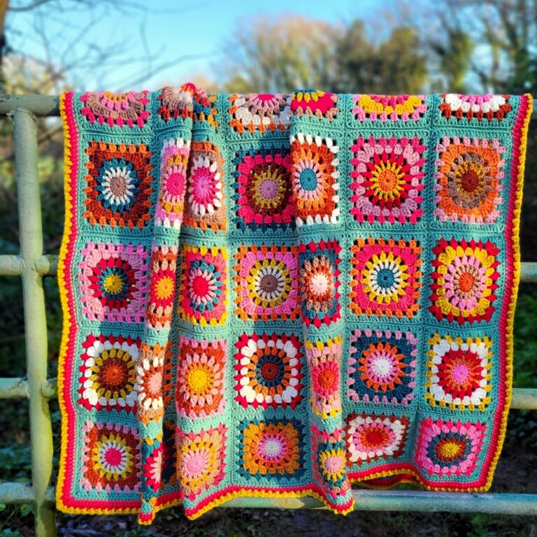 10 Super Multi Color Crochet Blanket Patterns - FREE! - Nicki's ...