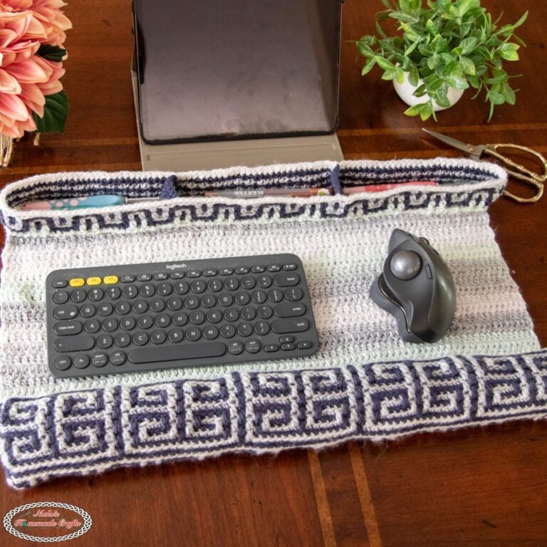FREE Mosaic Crochet Keyboard Wrist Cushion with Storage Pattern - Nicki ...