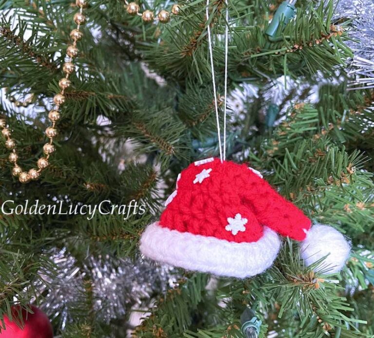 20 Easy Free Crochet Santa Hat Patterns for Christmas - Nicki's ...