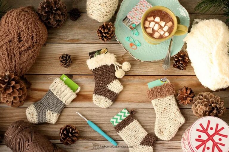 30 Must-Have Crochet Christmas Gift Patterns for FREE - Nicki's ...