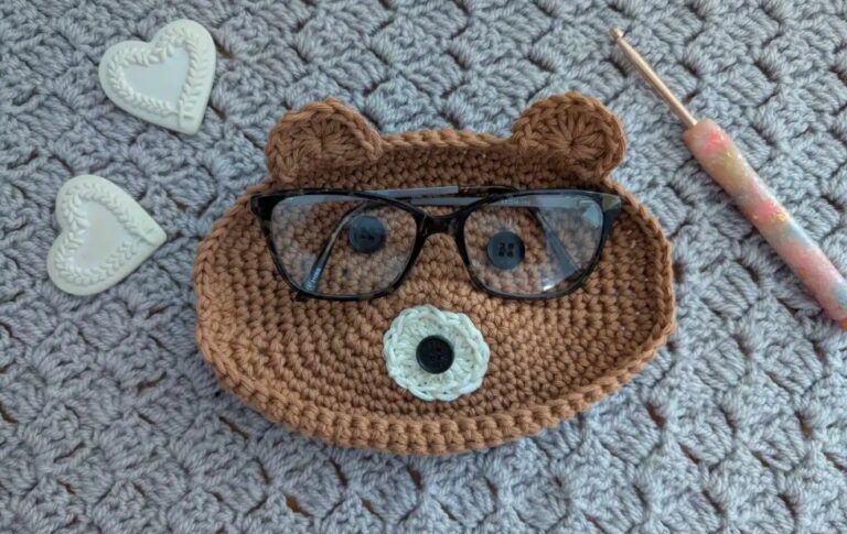 10 Trending FREE Crochet Eyeglass Holder Patterns - Animal Edition ...