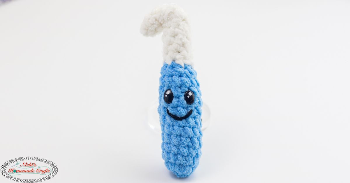 Cute FREE Crochet Hook Pattern - No Sew Amigurumi with Video - Nicki's ...