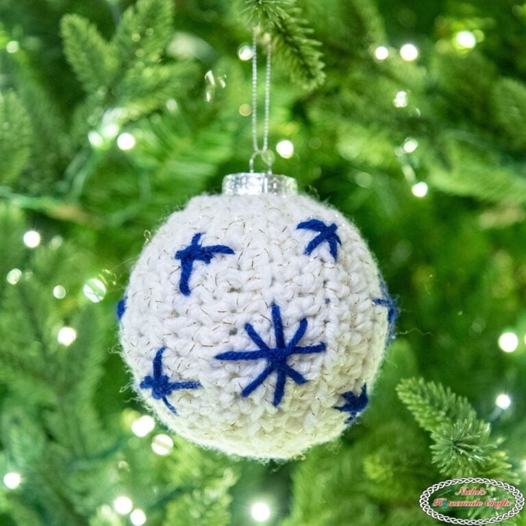 FREE Christmas Ball Crochet Pattern with Stars with Beginner-Friendly ...